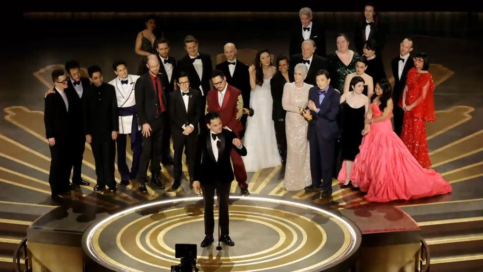 bf8f7043-c99f-434e-8f3b-24f0ca2d4e41-large16x9_OSCARS.JPG?1678892703230